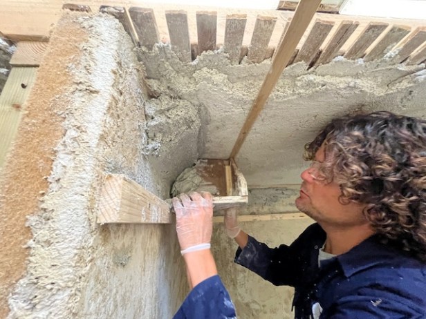 Teaching Heritage Skills in Traditional Plasterwork – Lath and Plaster